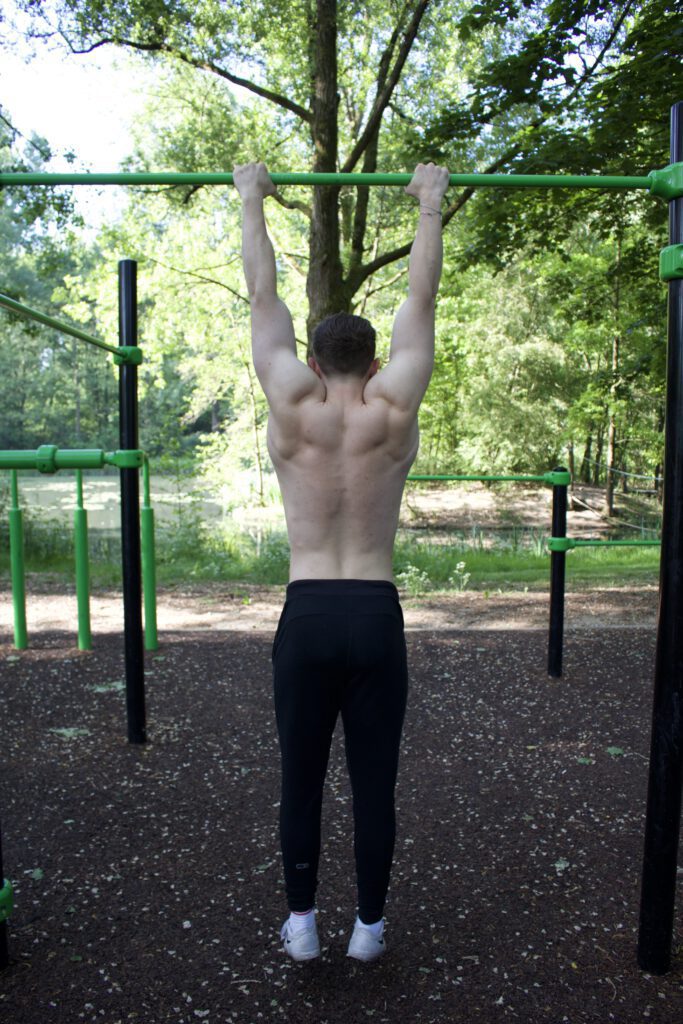 Learn to do pull ups - ultimate guide | Heavyweight Calisthenics